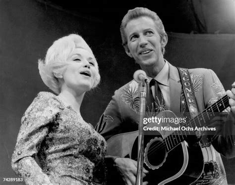 Dolly Parton And Porter Wagoner Photos And Premium High Res Pictures