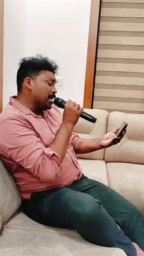 Muhammed Younus S നിന്റെ കണ്ണിൽ വിരുന്നു വന്നു നീല സാഗര വീചികൾ 🙏 യൂസുഫലി കേച്ചേരിയുടെ വരിക