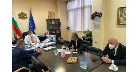 21 от учителите са заявили желание да се ваксинират