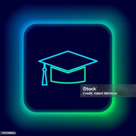 검은 색 배경에 고립 된 빛나는 네온 라인 졸업 모자 아이콘 태슬 아이콘졸업 모자 다채로운 개요 개념 벡터 녹색에 대한 스톡