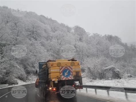 БТА Възстановено е движението на моторни превозни средства над 12 тона с ремаркета и