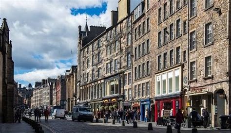 Royal Mile Edinburgh Con đường Huyền Thoại Giữa Lòng Scotland Cổ Kính