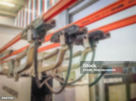 3 단계와 높은 전압 연결 고 보호 소켓을 공장에서 사출 기에 대 한 인감 3가지 개체에 대한 스톡 사진 및 기타 이미지 3가지 개체 콘센트 강철 Istock