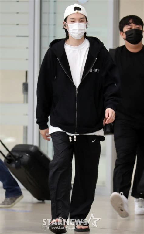 Bts 슈가 편안한 공항패션[★포토] 네이트 연예