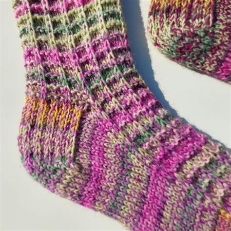 Socken Mit Strukturmuster Stricken