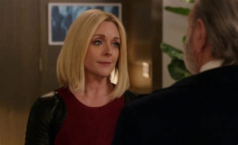 Apple Announces Comedy Dickinson With Jane Krakowski To Co Star Mxdwn Television