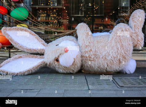 London Uk 04 April 2023 Giant Easter Bunnies And Eggs Outside The