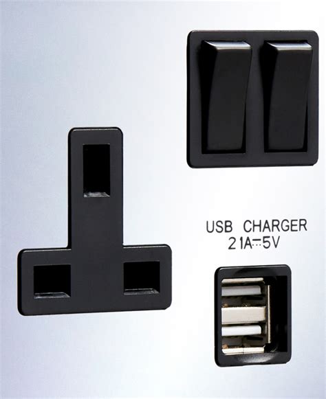 Chrome Double Socket With Usb Dowsing And Reynolds