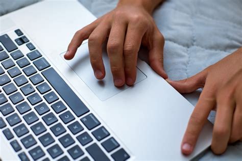 How To Right Click On Your Chromebook 2023 Beebom