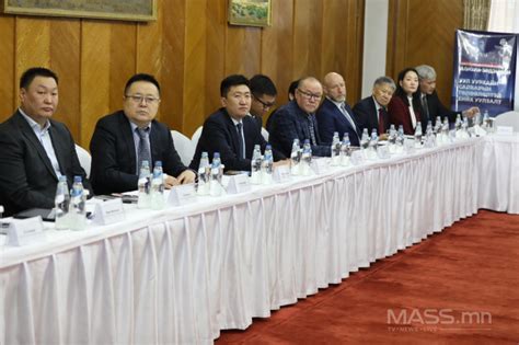 Ерөнхий сайд ээлжит өглөөний уулзалтаа уул уурхайн салбарынхантай хийлээ