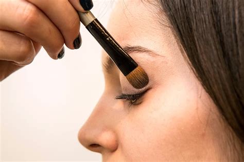 How To Do Winged Eye Makeup Popsugar Beauty