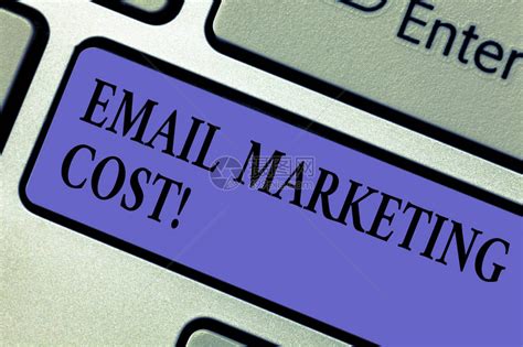 显示电子邮件营销成本的书写说明商业照片展示是发送一千封电子邮件的价格键盘意图创建计算机消息高清图片下载 正版图片505777127 摄图网