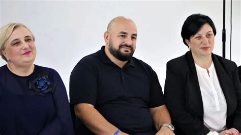 ავთანდილ თალაკვაძე ოზურგეთში პედაგოგებს შეხვდა