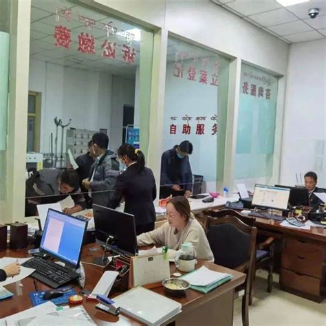 【为民办实事】尖扎县人民法院为农民工讨回欠薪13万多元吕某布拉公司