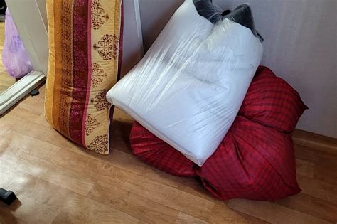 금천구 독산동 이사 쓰레기 버리기 이불 버리는법 방문수거 탁자 버리는 비용 가정 쓰레기 처분하는법 이사가구 버려주는곳 액자 폐기 대형 쿠션 폐기물 수거 리빙 박스 분리수거