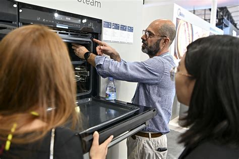 သမိုင္းတြင္ အတုိင္းအတာ အႀကီးဆုံး ကြမ္က်ိဳးကုန္စည္ျပပဲြ ဖြင့္လွစ္