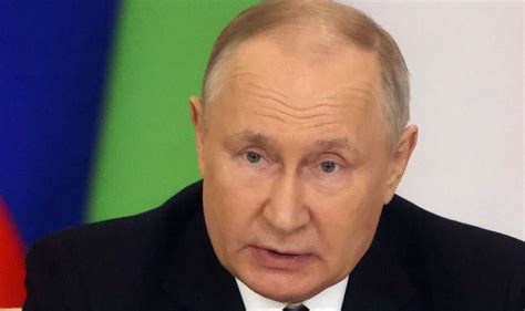 Russian Soldiers Thrown Naked Into Pit If They Refuse To Fight