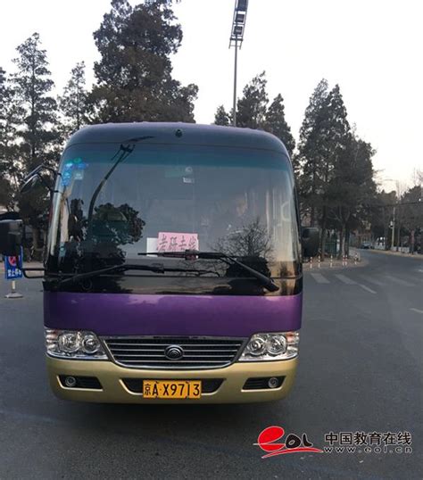 2018考研現場直擊：清華大學校車設置考研專線 考生邊排隊邊看書 每日頭條