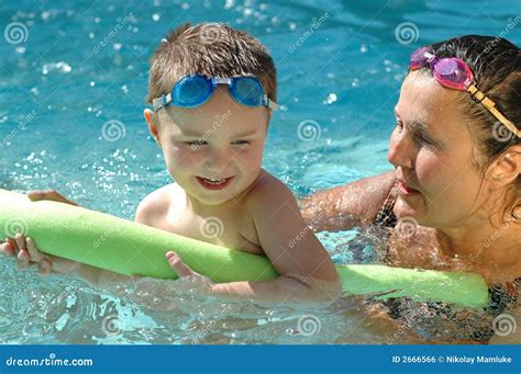 Oma En Kleinkind In Stock Foto Image Of Vers Grootouder