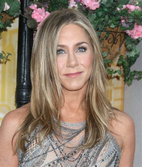 20 Stunning Jennifer Aniston Hairstyles Till 2023 Hairstyle Camp