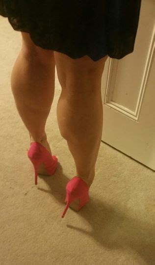 Pin By Hugo Le On Ideas And Stilo Calf Muscles Muscle Women Legs