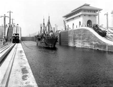 Il Galletto Canterino Il Canale Di Suez Compie 144 Anni