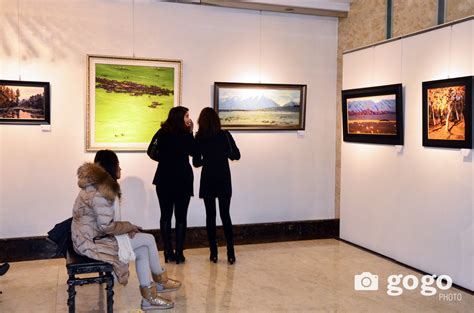 Монголын өнгийг харуулсан уран зургийн үзэсгэлэнгээс