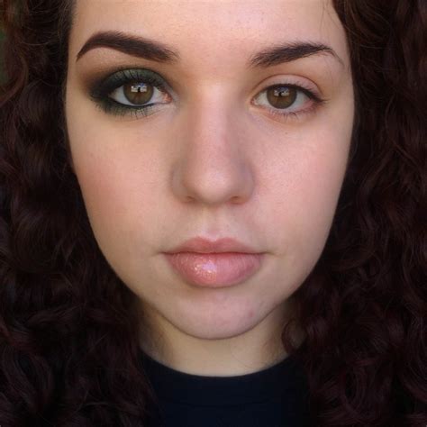 Tutorial For A Dramatic Jewel Toned Green Smokey Eye Imgur Green