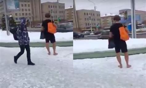 Парень взбодрил всех своими голыми пятками на остановке Как тут жить