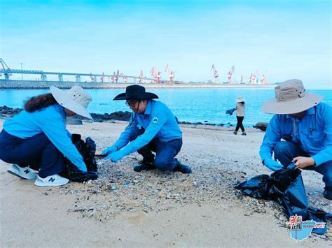 金海浆纸开展世界环境日海滩垃圾清理活动 海南在线
