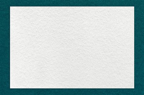 에메랄드 테두리 매크로 매크로 와 공예 백색 종이 배경 의 질감 빈티지 조밀 한 크래프트 청록색 골판지 가리기에 대한 스톡 사진