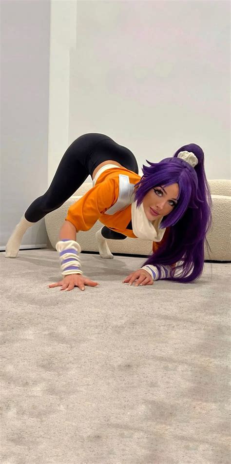 Pin By Steven Burton On Sssniperwolf Poses Instagram Pose Sssniperwolf