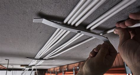 Крепление кабеля к потолку без гофры 80 фото