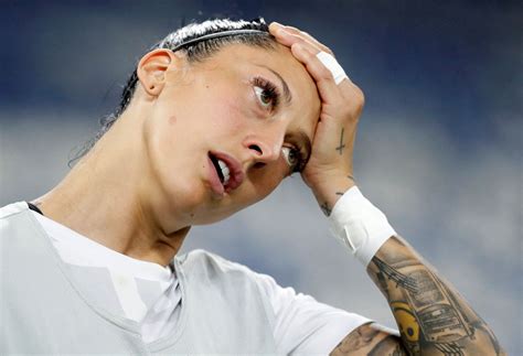 جيني هيرموسو تدلي بشهادتها ضد روبياليس وتتمسك بإدانته الشرق رياضة