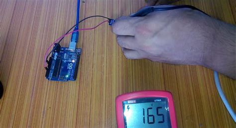0 25v Voltage Sensor With Arduino Battery Voltage Monitoring