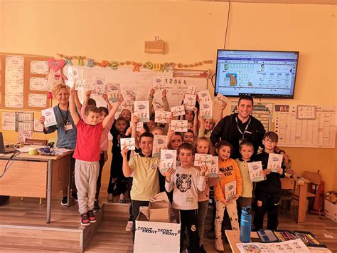 Дарение „За теб от Еконт“ получиха първокласници Първо СУ Св Седмочисленици гр Търговище