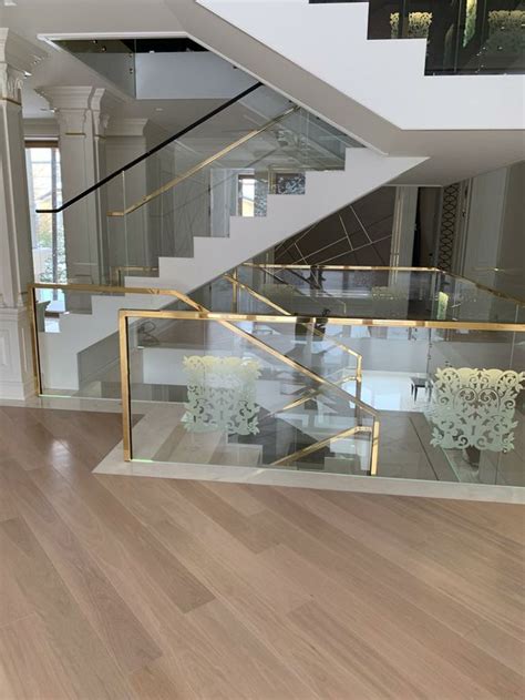 Стеклянные ограждения лестниц и перила из стекла Москва Лестничные конструкции Дизайн