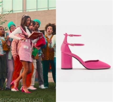 Sex Education 4x07 Clothes Style Outfits Fashion Looks Shop Your Tv