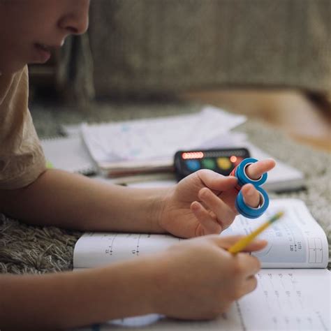Zamiast Patrzeć Na Tablicę Uczeń Maże Po Kartceto Nie Brak Szacunkuto Adhd