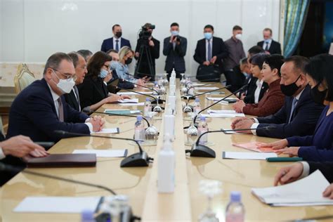 ГАДААД ХАРИЛЦААНЫ САЙД Б БАТЦЭЦЭГ ОХУ ЫН ГАДААД ХЭРГИЙН САЙД С В ЛАВРОВТАЙ ХЭЛЭЛЦЭЭ ХИЙВ