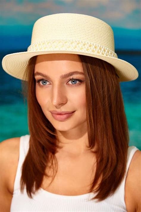 Красива жіноча капелюх канотьє «перлина 1730 молочний — ціна 300 грн