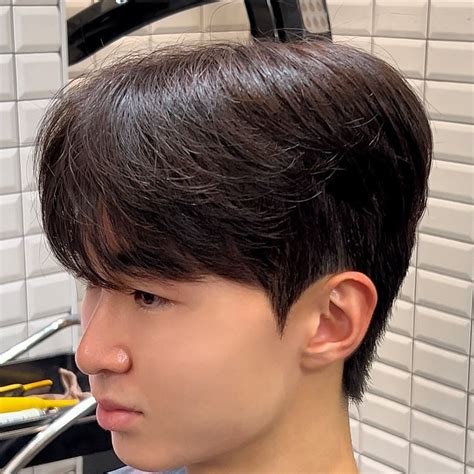 왕십리미용실 맨드살롱 왕십리역점 12호점 바울 남자머리 리프펌 세미리프펌 시스루펌 아이롱펌 안녕하세요 바울쌤 입니다🌱 ️리프펌 남자펌 가장 많이 찾아