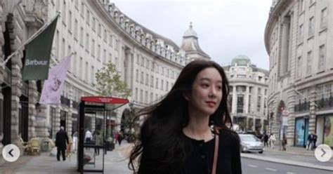 정려원의 분위기는 못 따라가지런던서 뽐낸 여신 미모