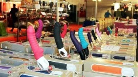 Nackedei Shows Und Spielzeug Erotikmesse In Kassel