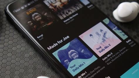 No Service Spotifys Offline Backup Saves Your Tunes For A Rainy Day Android Central