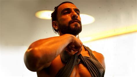 Peta Invites Ranveer Singh To Shoot Nude For A Try Vegan Campaign Herzindagi