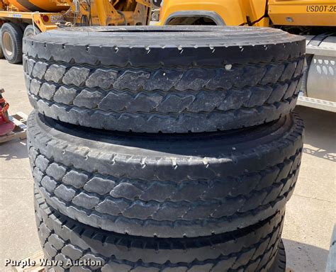 8 Michelin Xzy3 11r22 5 Tires In Manhattan Ks Item Hn9900 Sold