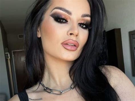 Probably Smells Like Earring Backs Saraya Brutally Rips Apart A Fan