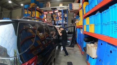 쌍용자동차 투리스모 스톤칩으로 파손된 정품 쏠센열 앞유리교체 수리이후 출고전 자동열처리 경화건조를 처리하는 영상입니다 이처리를