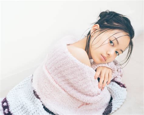 山本舞香 グラビア水着画像① 【72枚】 Gravia